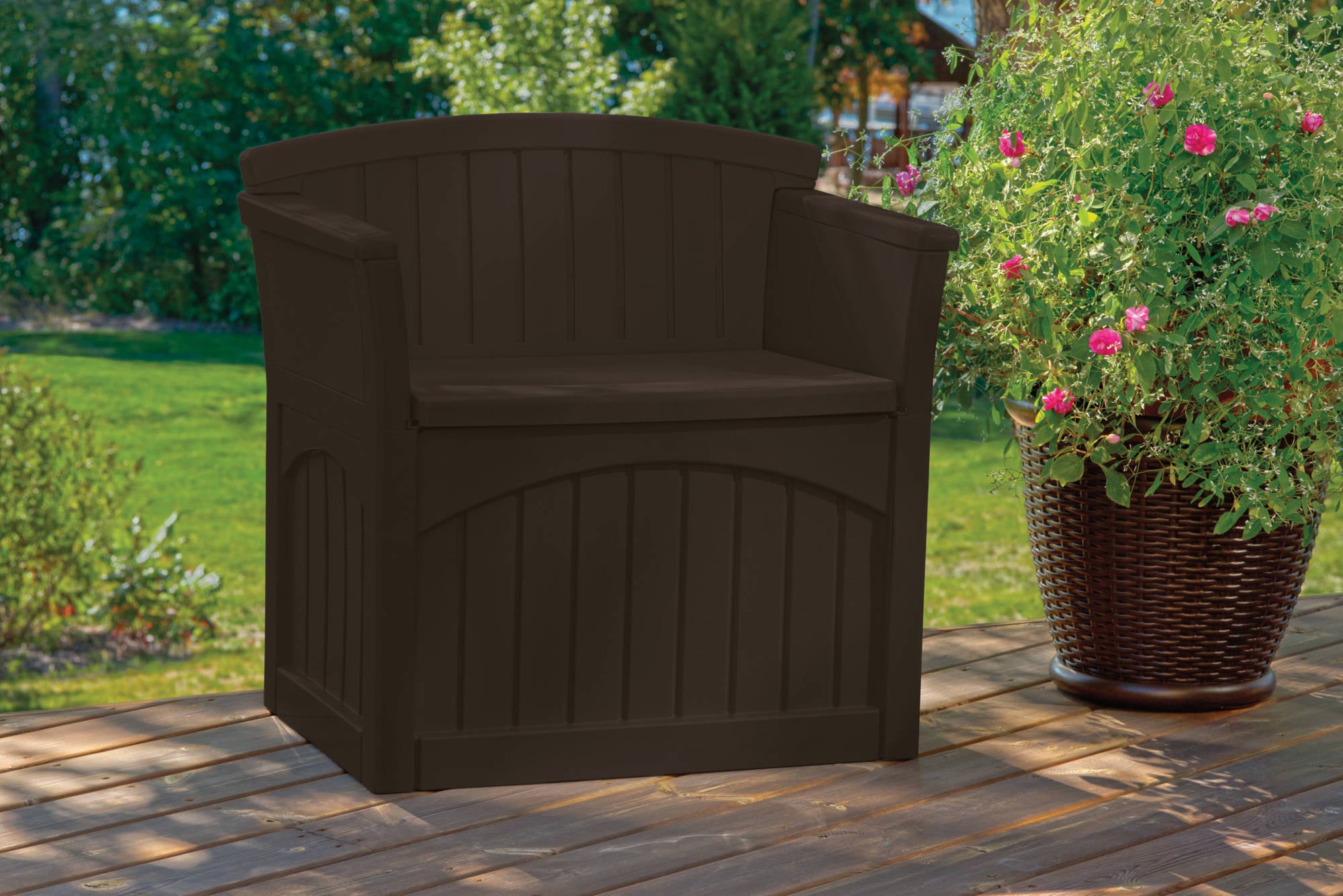 Suncast 117 Litre Plastic Storage Seat in Java Brown