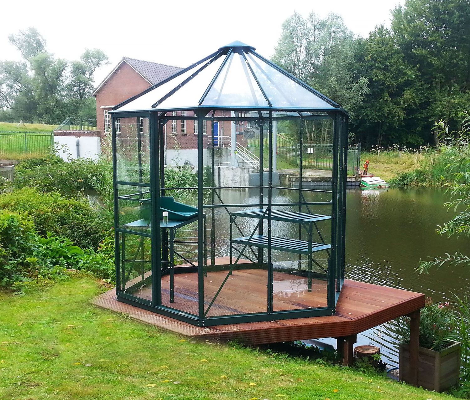 Hexagonal Greenhouses | Greenhouse Stores